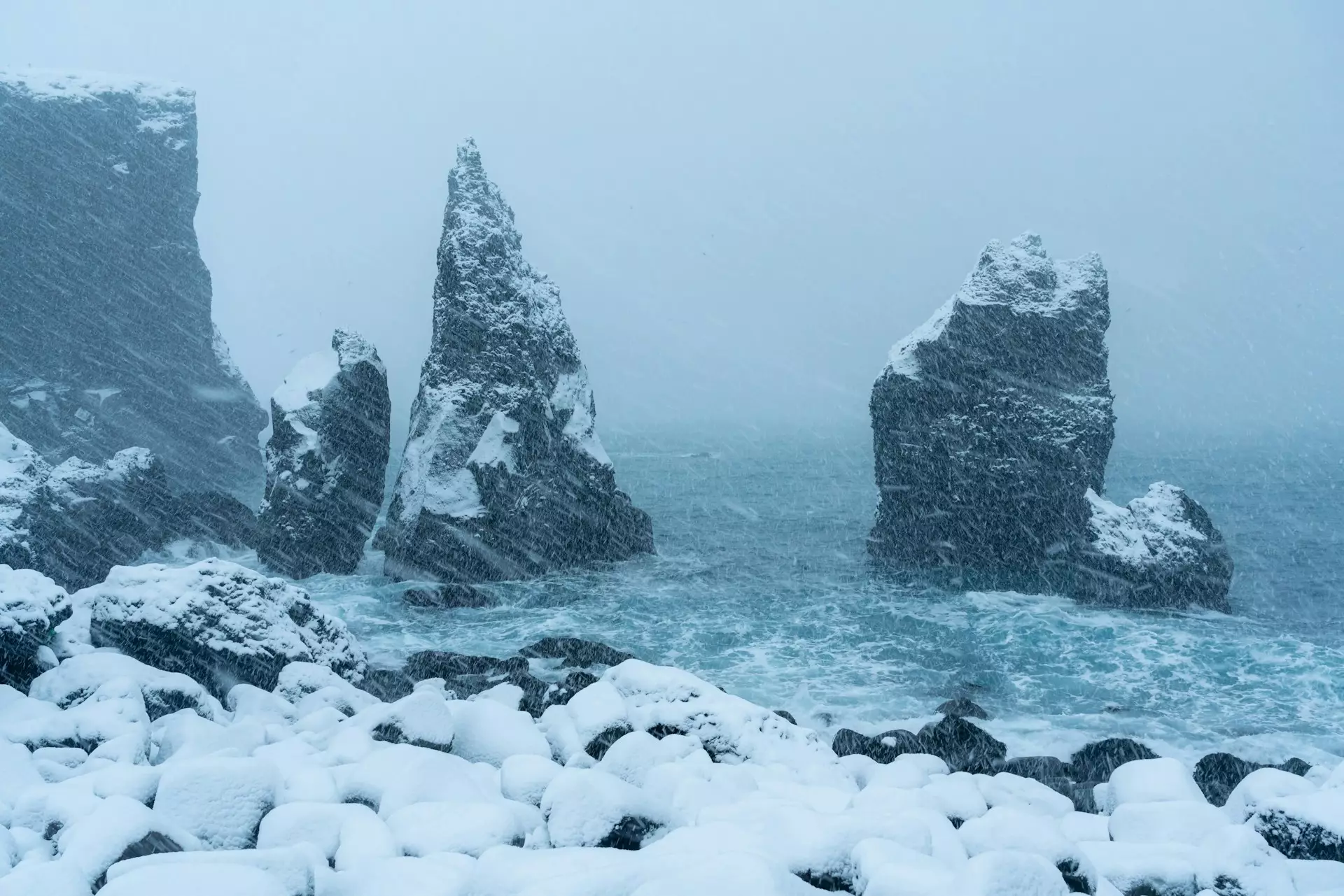 How to See the Northern Lights in Iceland: Best Tips & Locations ...