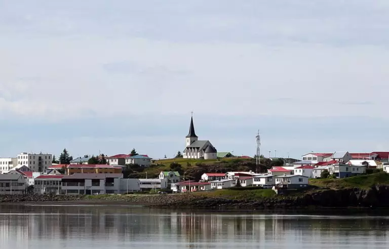 Borgarnes Iceland travel guide: the Gateway to the West Iceland